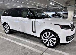 Simple White Seven Seater Range Rover Vogue, Gorgeous SUV | Range Rover ...